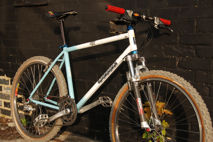 Independent Fabrication Deluxe + Pace RC200 F4 | Retrobike
