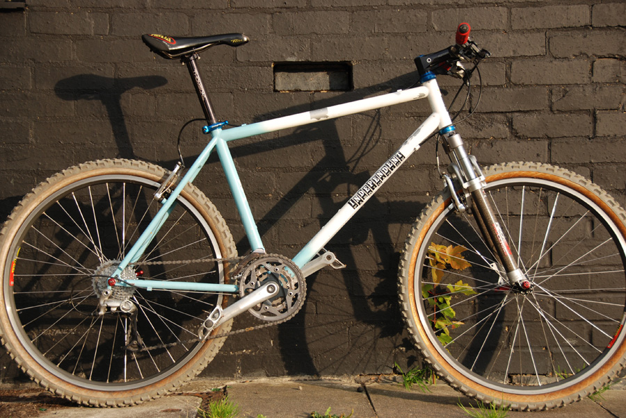 Independent Fabrication Deluxe + Pace RC200 F4 | Retrobike